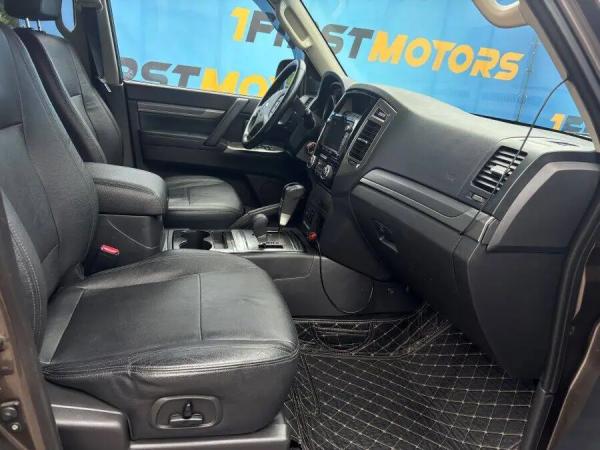 Brūns Mitsubishi Pajero 2015 Rīga, ar dzinēja tilpumu 3.20 L un nobraukumu 237 tūkst. km par 14950 €, foto 10 vietnē AUTOMOTO.COM.LV