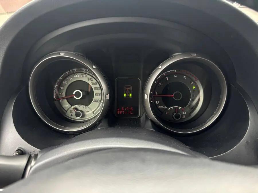Brūns Mitsubishi Pajero 2015 Rīga, ar dzinēja tilpumu 3.20 L un nobraukumu 237 tūkst. km par 14950 €, foto 16 vietnē AUTOMOTO.COM.LV