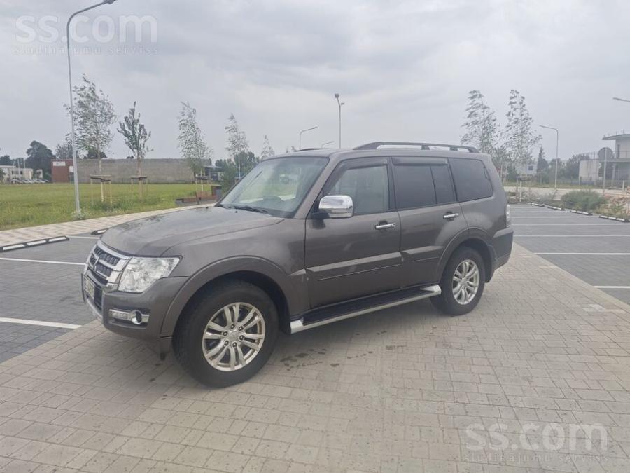 Brūns Mitsubishi Pajero 2015 Rīga, ar dzinēja tilpumu 3.20 L un nobraukumu 148 tūkst. km par 14700 €, foto 1 vietnē AUTOMOTO.COM.LV