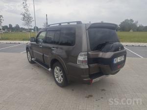 Brūns Mitsubishi Pajero 2015 Rīga, ar dzinēja tilpumu 3.20 L un nobraukumu 148 tūkst. km par 14700 €, foto 5 vietnē AUTOMOTO.COM.LV