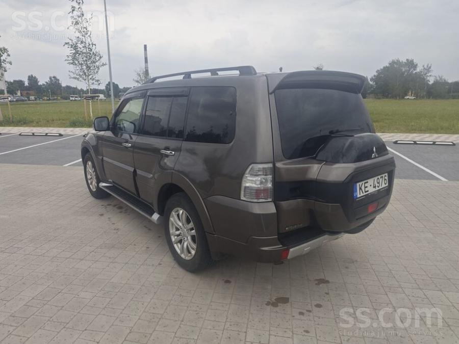 Brūns Mitsubishi Pajero 2015 Rīga, ar dzinēja tilpumu 3.20 L un nobraukumu 148 tūkst. km par 14700 €, foto 5 vietnē AUTOMOTO.COM.LV