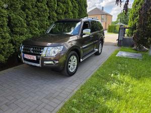 Brown Mitsubishi Pajero 2018 in Siauliai, with an engine capacity of 3.20 L and mileage of 246 thousand km for 18500 €, photo  on AUTOMOTO.COM.LV