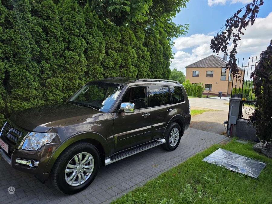 Brūns Mitsubishi Pajero 2018 Šauļi, ar dzinēja tilpumu 3.20 L un nobraukumu 246 tūkst. km par 18500 €, foto 3 vietnē AUTOMOTO.COM.LV