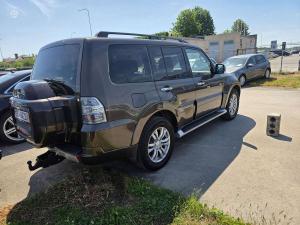 Brūns Mitsubishi Pajero 2018 Šauļi, ar dzinēja tilpumu 3.20 L un nobraukumu 246 tūkst. km par 18500 €, foto 6 vietnē AUTOMOTO.COM.LV