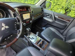 Brūns Mitsubishi Pajero 2018 Šauļi, ar dzinēja tilpumu 3.20 L un nobraukumu 246 tūkst. km par 18500 €, foto 10 vietnē AUTOMOTO.COM.LV