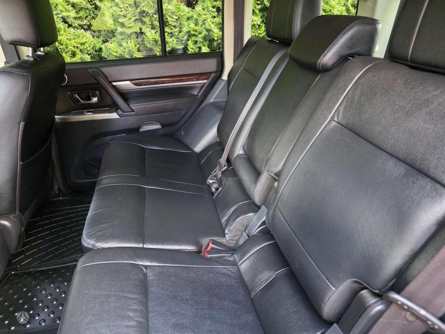 Brūns Mitsubishi Pajero 2018 Šauļi, ar dzinēja tilpumu 3.20 L un nobraukumu 246 tūkst. km par 18500 €, foto 11 vietnē AUTOMOTO.COM.LV