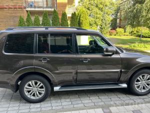 Brown Mitsubishi Pajero 2018 in Jurmala, with an engine capacity of 3.20 L and mileage of 134 thousand km for 24200 €, photo 3 on AUTOMOTO.COM.LV