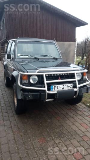 Mitsubishi Pajero 1991 in Cesis, with an engine capacity of 3.00 L and mileage of 343 thousand km for 4275 €, photo 4 on AUTOMOTO.COM.LV