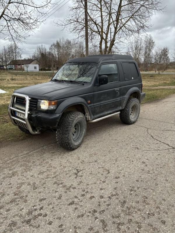 Mitsubishi Pajero 1992 Kelmė, ar dzinēja tilpumu 2.50 L un nobraukumu 35 tūkst. km par 3500 €, foto 1 vietnē AUTOMOTO.COM.LV