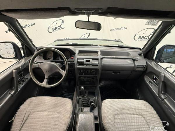 Mitsubishi Pajero 1992 Viļņa, ar dzinēja tilpumu 2.48 L un nobraukumu 279 tūkst. km par 10900 €, foto 4 vietnē AUTOMOTO.COM.LV