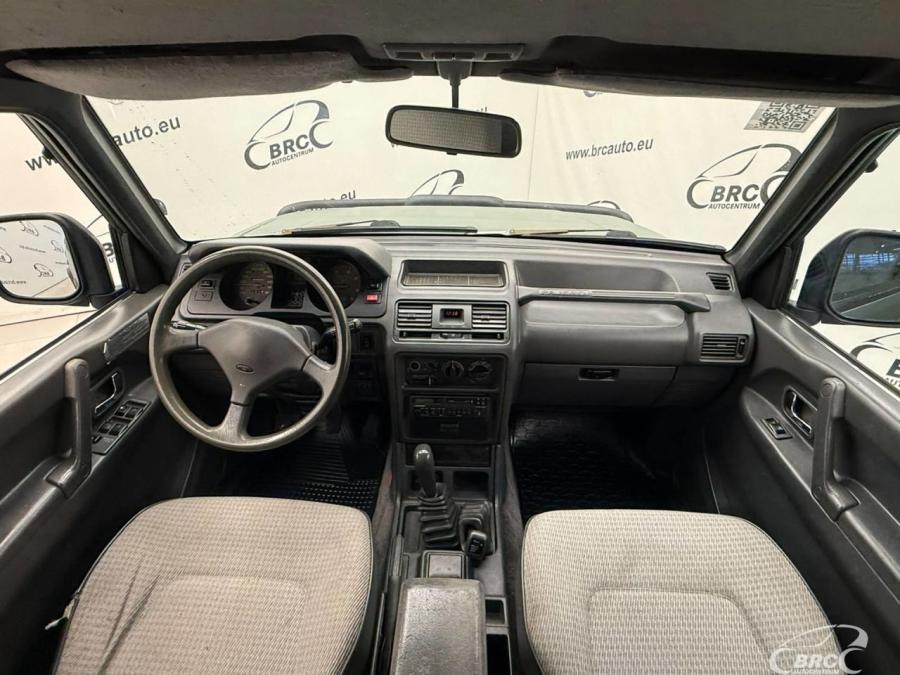 Mitsubishi Pajero 1992 Viļņa, ar dzinēja tilpumu 2.48 L un nobraukumu 279 tūkst. km par 10900 €, foto 4 vietnē AUTOMOTO.COM.LV