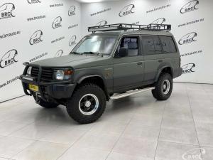 Mitsubishi Pajero 1992 in Vilnius, with an engine capacity of 2.48 L and mileage of 279 thousand km for 10900 €, photo  on AUTOMOTO.COM.LV