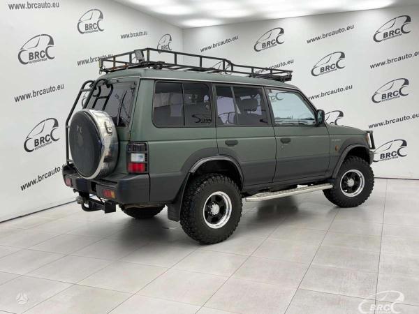 Mitsubishi Pajero 1992 in Vilnius, with an engine capacity of 2.48 L and mileage of 279 thousand km for 10900 €, photo 4 on AUTOMOTO.COM.LV
