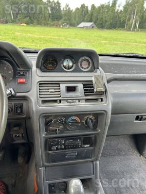 Mitsubishi Pajero 1993 Krāslava, ar dzinēja tilpumu 2.40 L un nobraukumu 235 tūkst. km par 2500 €, foto 2 vietnē AUTOMOTO.COM.LV