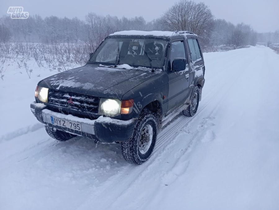 Mitsubishi Pajero 1993 Viļņa, ar dzinēja tilpumu 2.50 L un nobraukumu 23 tūkst. km par 2999 €, foto 1 vietnē AUTOMOTO.COM.LV