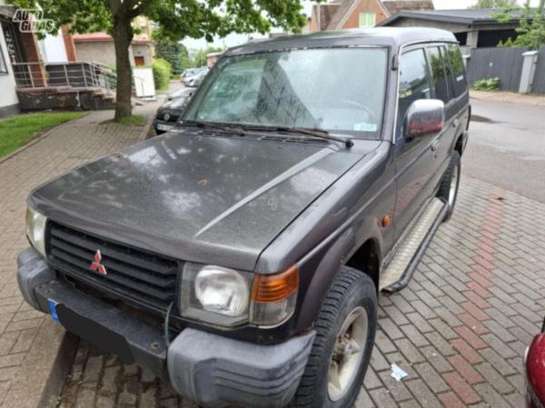 Mitsubishi Pajero 1995 Viļņa, ar dzinēja tilpumu 2.50 L un nobraukumu 320 tūkst. km par 1300 €, foto 1 vietnē AUTOMOTO.COM.LV