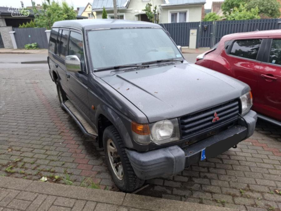 Mitsubishi Pajero 1995 in Vilnius, with an engine capacity of 2.50 L and mileage of 320 thousand km for 1300 €, photo 4 on AUTOMOTO.COM.LV
