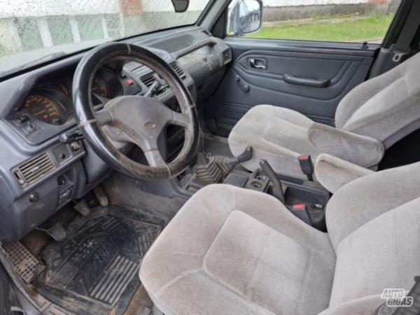 Mitsubishi Pajero 1995 Viļņa, ar dzinēja tilpumu 2.50 L un nobraukumu 320 tūkst. km par 1300 €, foto 6 vietnē AUTOMOTO.COM.LV