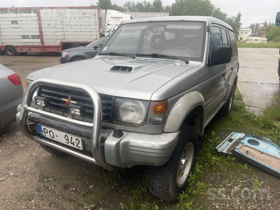 Mitsubishi Pajero 1996 in Riga, with an engine capacity of 2.80 L and mileage of 200 thousand km for 930 €, photo 1 on AUTOMOTO.COM.LV