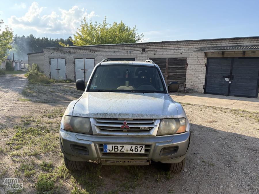 Mitsubishi Pajero 2000 in Alytus, with an engine capacity of 3.20 L and mileage of 320 thousand km for 1100 €, photo 3 on AUTOMOTO.COM.LV