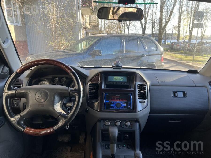 Mitsubishi Pajero 2001 Rīga, ar dzinēja tilpumu 3.20 L un nobraukumu 520 tūkst. km par 2600 €, foto 5 vietnē AUTOMOTO.COM.LV
