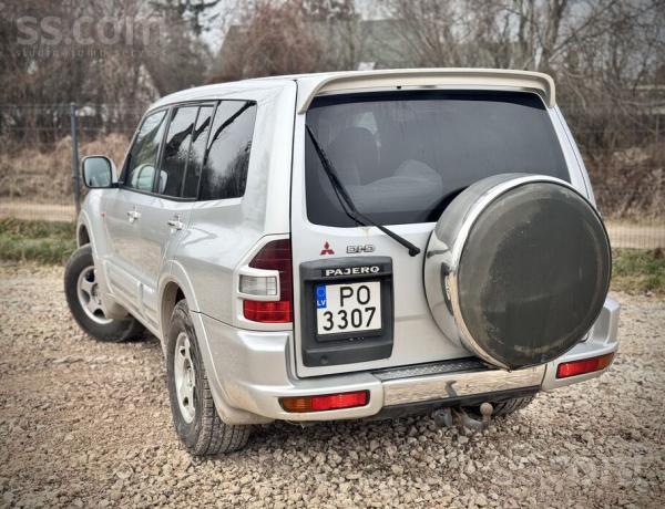 Mitsubishi Pajero 2002 Rīga, ar dzinēja tilpumu 3.20 L un nobraukumu 214 tūkst. km par 4550 €, foto 3 vietnē AUTOMOTO.COM.LV