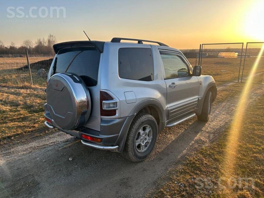 Mitsubishi Pajero 2002 in Riga, with an engine capacity of 3.20 L and mileage of 140 thousand km for 4900 €, photo 5 on AUTOMOTO.COM.LV