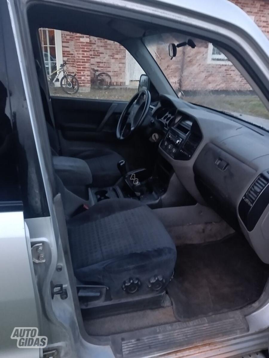 Mitsubishi Pajero 2002 Viļņa, ar dzinēja tilpumu 3.20 L un nobraukumu 500 tūkst. km par 1800 €, foto 4 vietnē AUTOMOTO.COM.LV