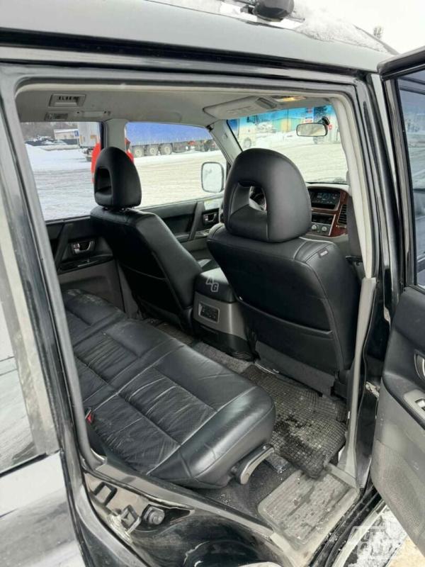 Mitsubishi Pajero 2003 Pasvalys, ar dzinēja tilpumu 3.20 L un nobraukumu 90 tūkst. km par 2900 €, foto 8 vietnē AUTOMOTO.COM.LV