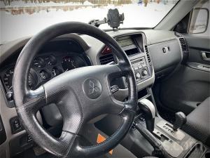 Mitsubishi Pajero 2004 Rīga, ar dzinēja tilpumu 3.20 L un nobraukumu 215 tūkst. km par 3900 €, foto 5 vietnē AUTOMOTO.COM.LV