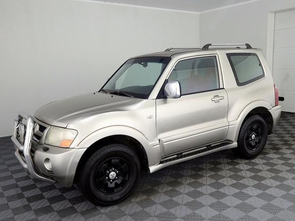 Mitsubishi Pajero 2004 in Tallinn, with an engine capacity of 3.20 L and mileage of 343 thousand km for 1899 €, photo 3 on AUTOMOTO.COM.LV