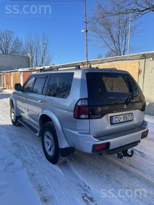 Mitsubishi Pajero 2005 in Riga, with an engine capacity of 2.50 L and mileage of 0 thousand km for 4900 €, photo 6 on AUTOMOTO.COM.LV