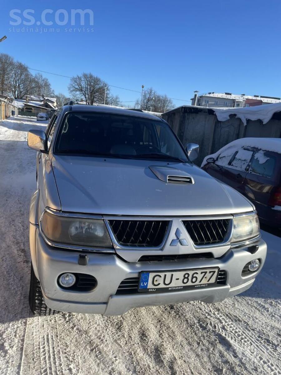Mitsubishi Pajero 2005 in Riga, with an engine capacity of 2.50 L and mileage of 0 thousand km for 4900 €, photo 7 on AUTOMOTO.COM.LV