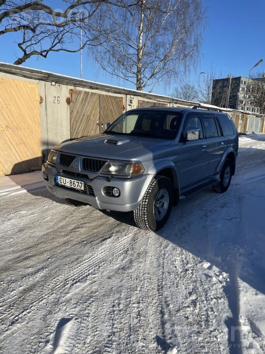 Mitsubishi Pajero 2005 in Riga, with an engine capacity of 2.50 L and mileage of 0 thousand km for 4900 €, photo 11 on AUTOMOTO.COM.LV