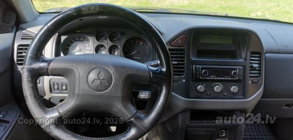 Mitsubishi Pajero 2006 in Kardla, with an engine capacity of 3.20 L and mileage of 344 thousand km for 5800 €, photo 5 on AUTOMOTO.COM.LV