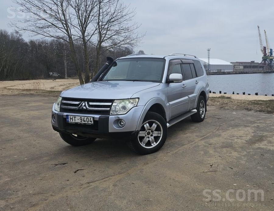 Mitsubishi Pajero 2007 in Riga, with an engine capacity of 3.20 L and mileage of 321 thousand km for 5490 €, photo 2 on AUTOMOTO.COM.LV