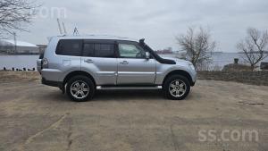 Mitsubishi Pajero 2007 in Riga, with an engine capacity of 3.20 L and mileage of 321 thousand km for 5490 €, photo 3 on AUTOMOTO.COM.LV