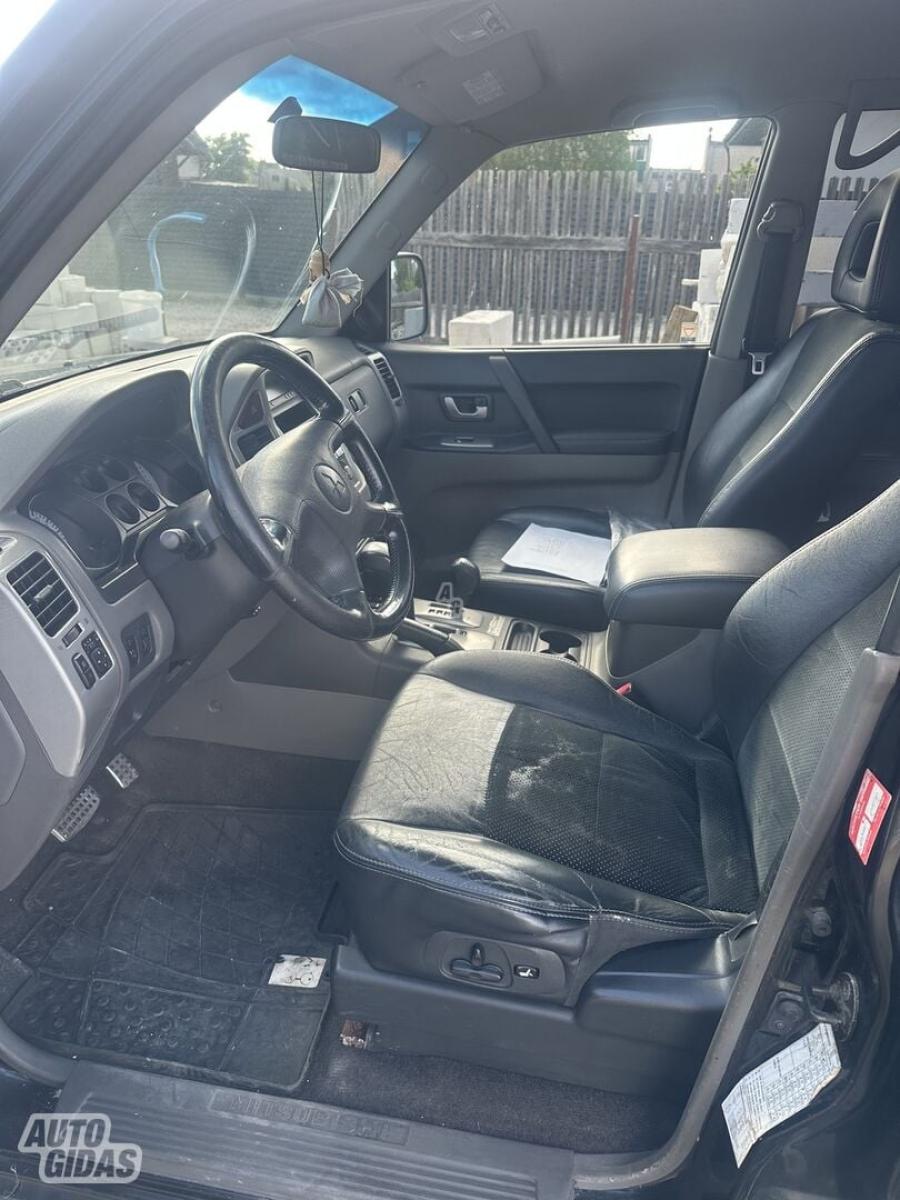 Mitsubishi Pajero 2007 in Klaipeda, with an engine capacity of 3.20 L and mileage of 300 thousand km for 4700 €, photo 10 on AUTOMOTO.COM.LV