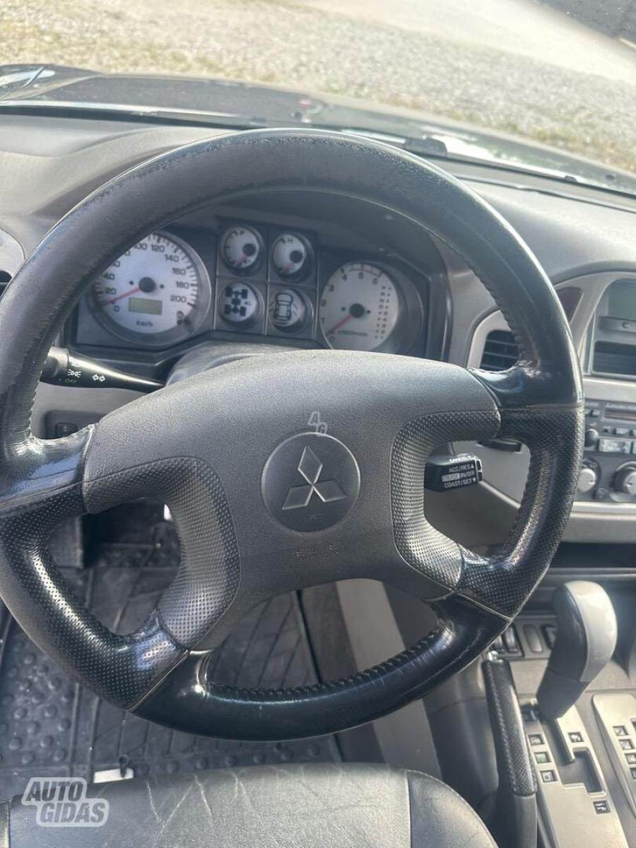 Mitsubishi Pajero 2007 in Klaipeda, with an engine capacity of 3.20 L and mileage of 300 thousand km for 4700 €, photo 11 on AUTOMOTO.COM.LV