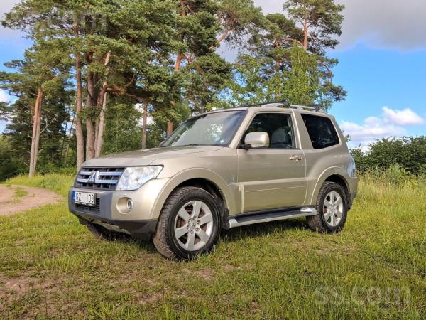 Mitsubishi Pajero 2007 Liepāja, ar dzinēja tilpumu 3.20 L un nobraukumu 226 tūkst. km par 5500 €, foto 1 vietnē AUTOMOTO.COM.LV