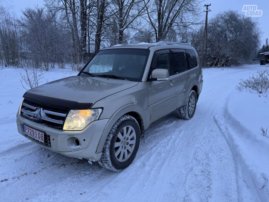 Mitsubishi Pajero 2008 in Vilnius, with an engine capacity of 3.20 L and mileage of 236 thousand km for 4300 €, photo 1 on AUTOMOTO.COM.LV