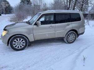 Mitsubishi Pajero 2008 in Vilnius, with an engine capacity of 3.20 L and mileage of 236 thousand km for 4300 €, photo 4 on AUTOMOTO.COM.LV