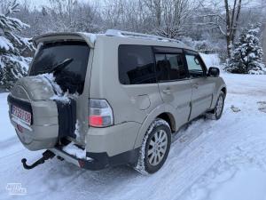 Mitsubishi Pajero 2008 in Vilnius, with an engine capacity of 3.20 L and mileage of 236 thousand km for 4300 €, photo 8 on AUTOMOTO.COM.LV
