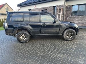 Mitsubishi Pajero 2011 in Vilnius, with an engine capacity of 3.20 L and mileage of 450 thousand km for 5000 €, photo 2 on AUTOMOTO.COM.LV