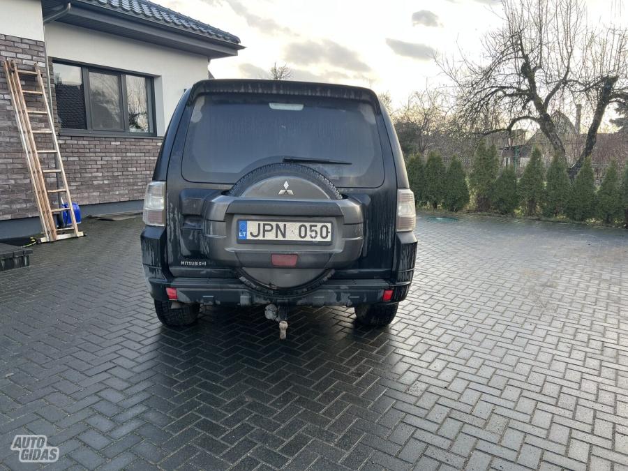Mitsubishi Pajero 2011 in Vilnius, with an engine capacity of 3.20 L and mileage of 450 thousand km for 5000 €, photo 3 on AUTOMOTO.COM.LV
