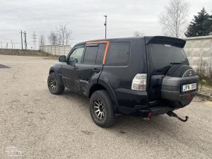 Mitsubishi Pajero 2011 in Vilnius, with an engine capacity of 3.20 L and mileage of 450 thousand km for 5000 €, photo 5 on AUTOMOTO.COM.LV