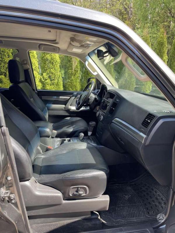 Mitsubishi Pajero 2014 in Telschi, with an engine capacity of 3.20 L and mileage of 242 thousand km for 9200 €, photo 5 on AUTOMOTO.COM.LV