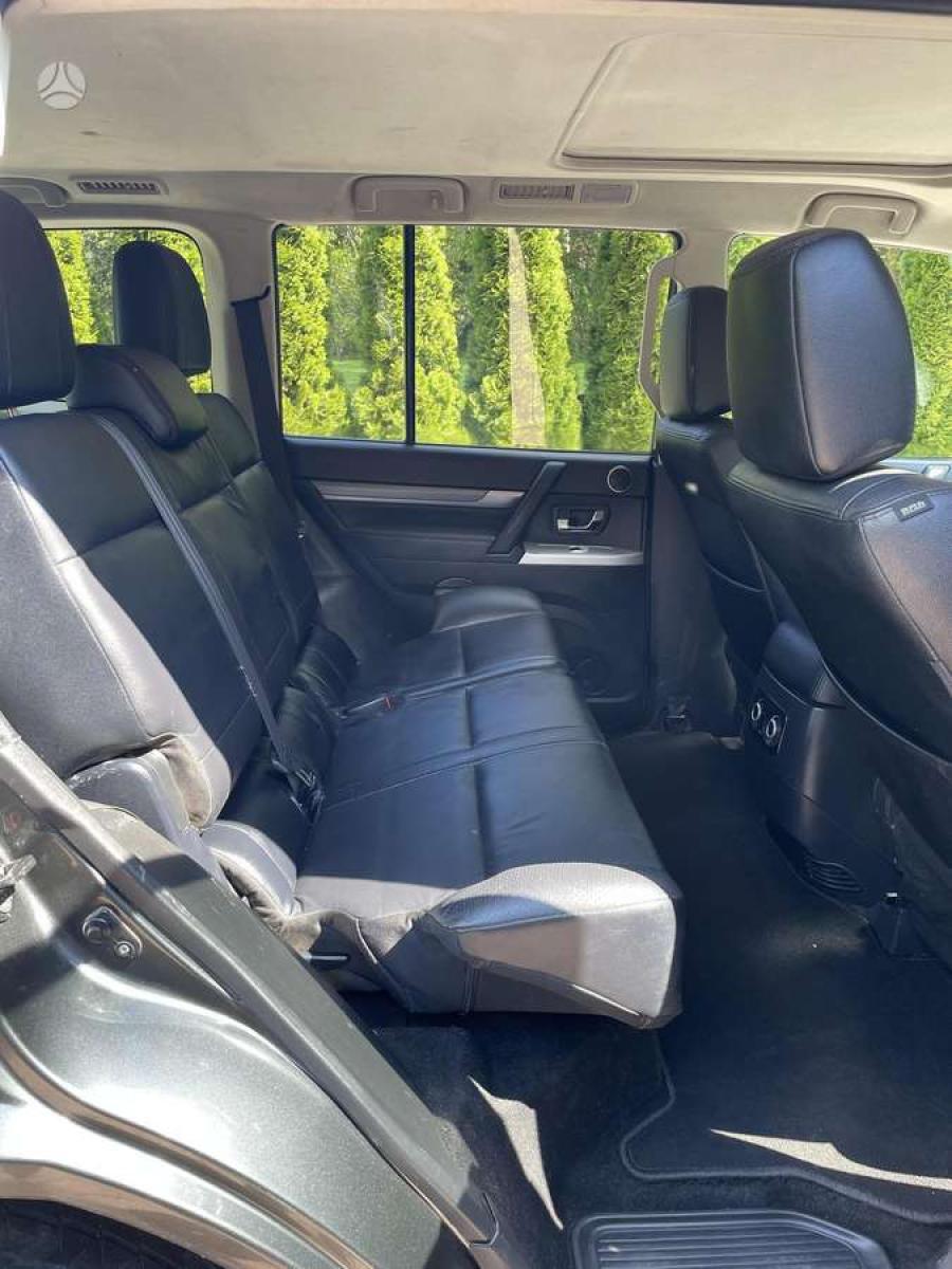 Mitsubishi Pajero 2014 in Telschi, with an engine capacity of 3.20 L and mileage of 242 thousand km for 9200 €, photo 7 on AUTOMOTO.COM.LV