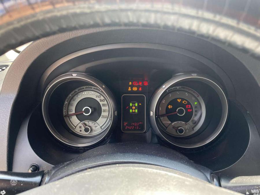 Mitsubishi Pajero 2014 in Telschi, with an engine capacity of 3.20 L and mileage of 242 thousand km for 9200 €, photo 8 on AUTOMOTO.COM.LV