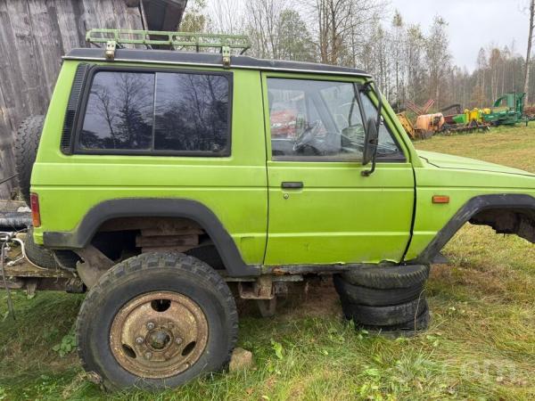 Green Mitsubishi Pajero 1986 in Rezekne, with an engine capacity of 2.50 L and mileage of 250 thousand km for 2300 €, photo 4 on AUTOMOTO.COM.LV